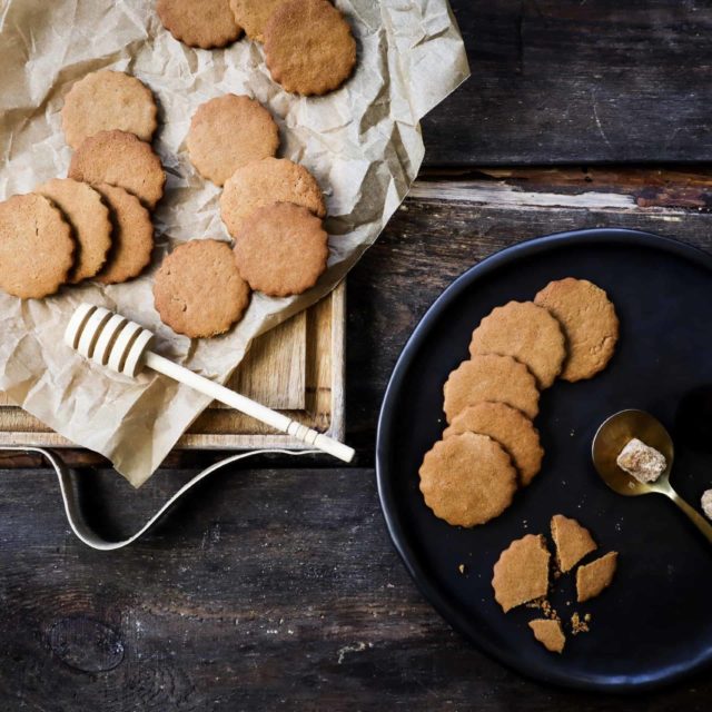 Honey Snap Biscuits - Monday Morning Cooking Club